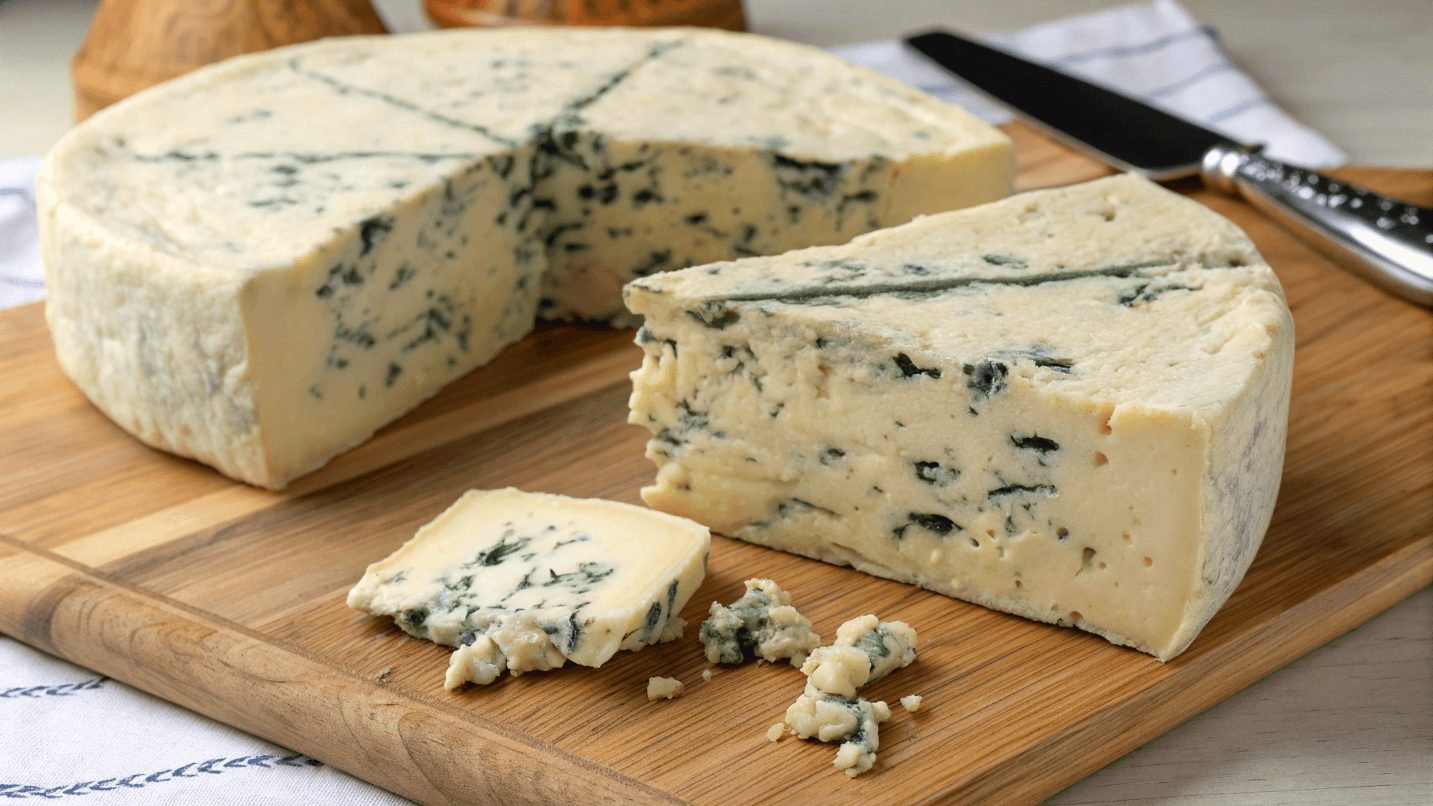 Blue Cheese: It's Benefits and Recipes for Cheese Lovers
